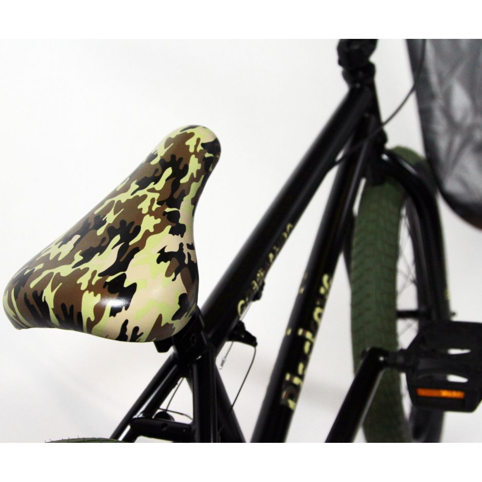 Blackeye 2022 Commando 20" BMX Bike | Matte Black/Snow Camo | BMX Bible Australia